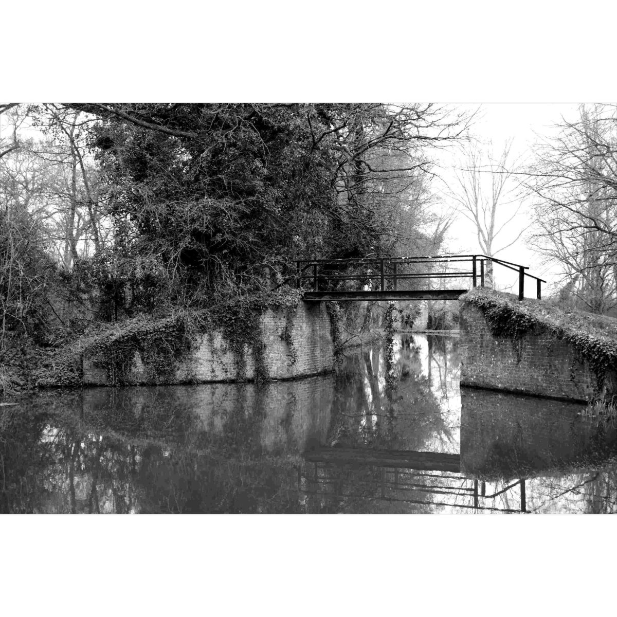 Richard Gardner - Photograph-The canal bridge